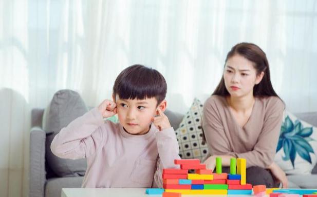 后妈跟继子发生矛盾怎么办,后妈和年轻继子如何相处 528时尚